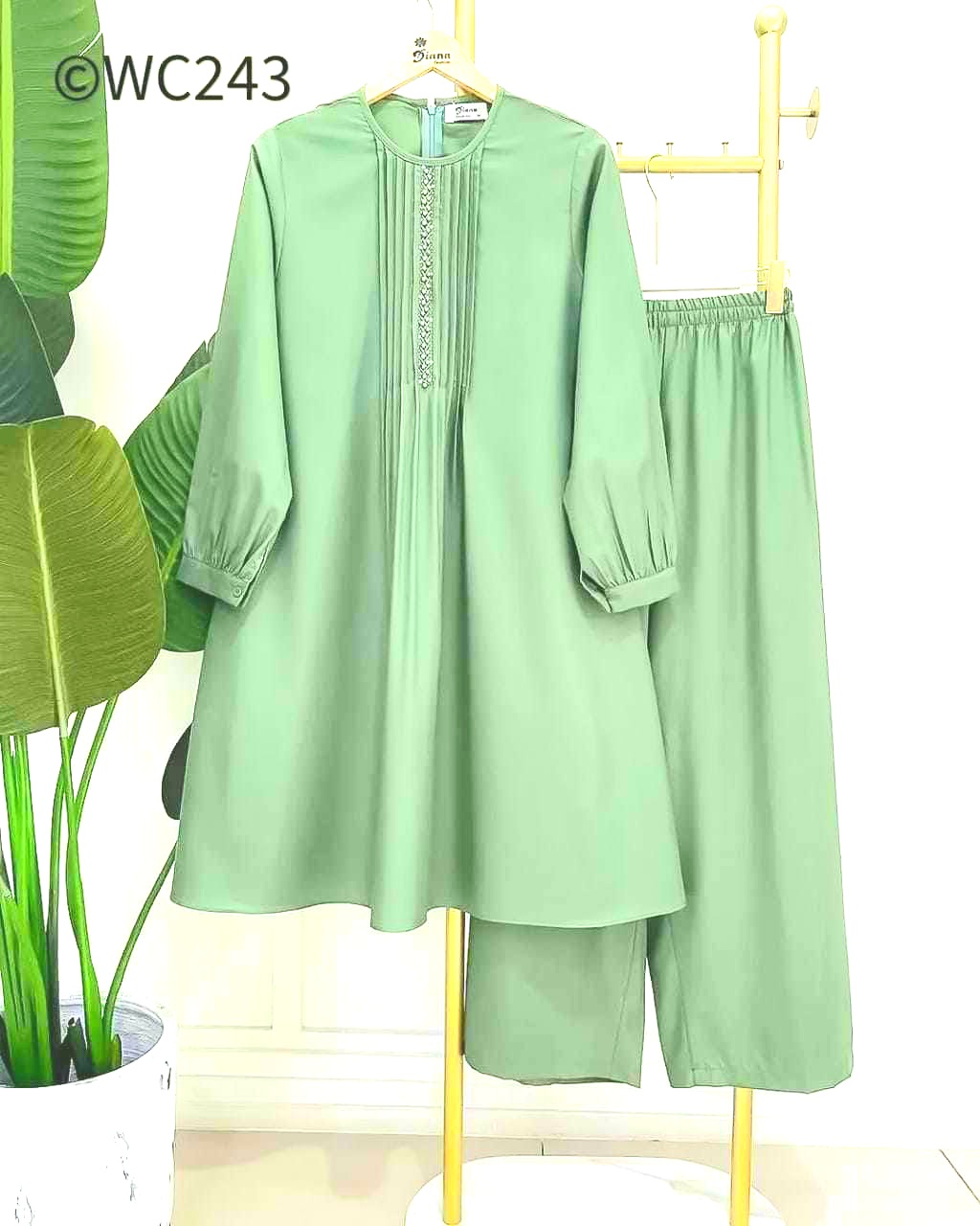 New stylish and fashionable diamond georgette two piece dress for women