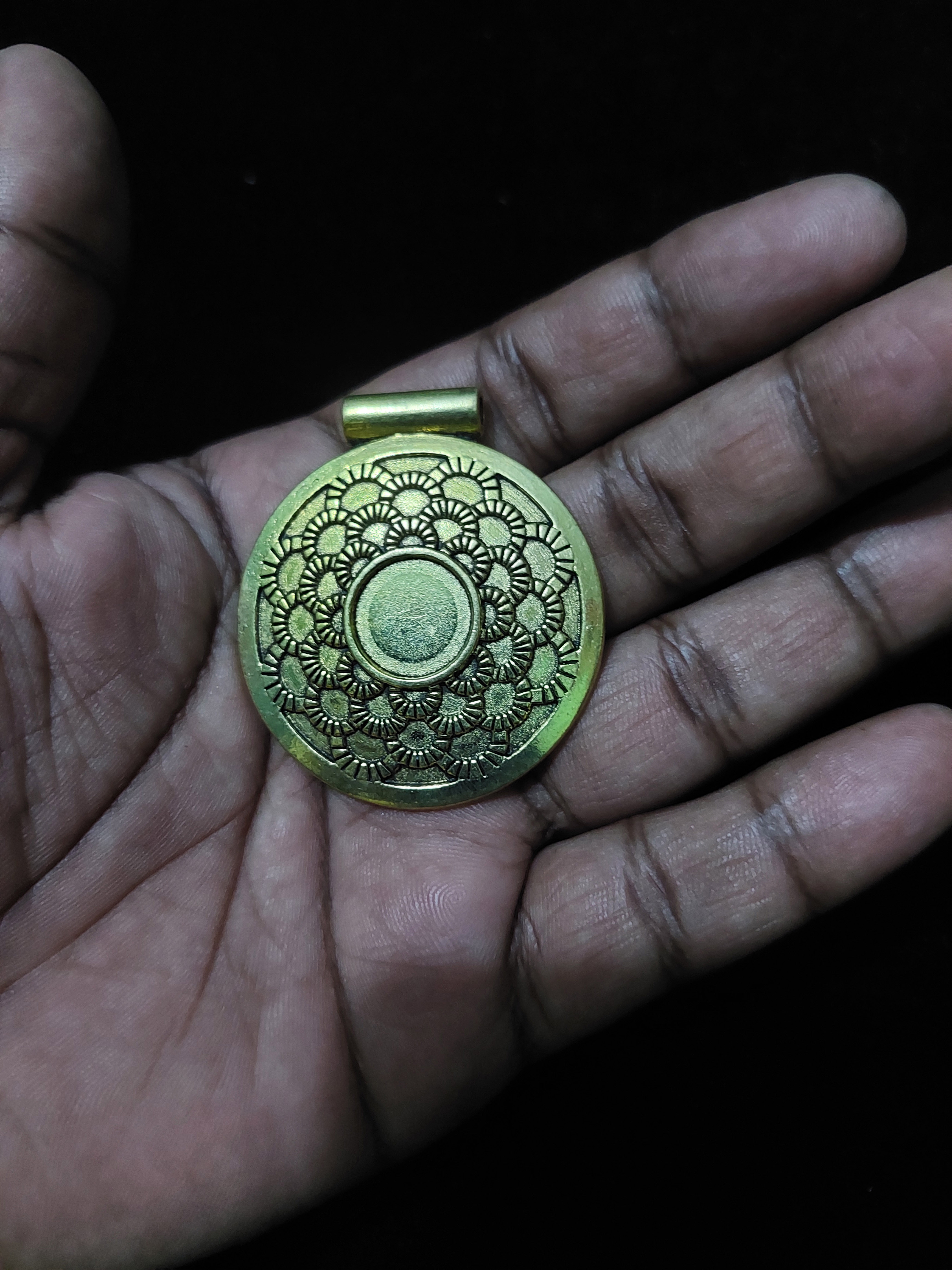 antic material jewellery nekles gold/ silver / handmand jewellery ...