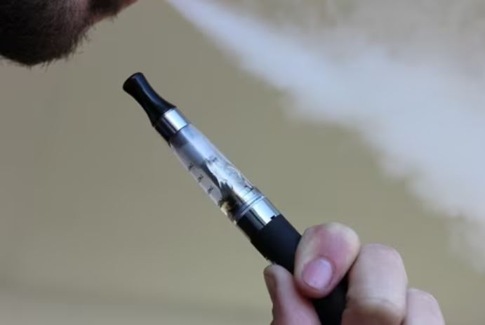 CE100 Vape Pen Type high Quality performing Vape E cigarette with juice ...