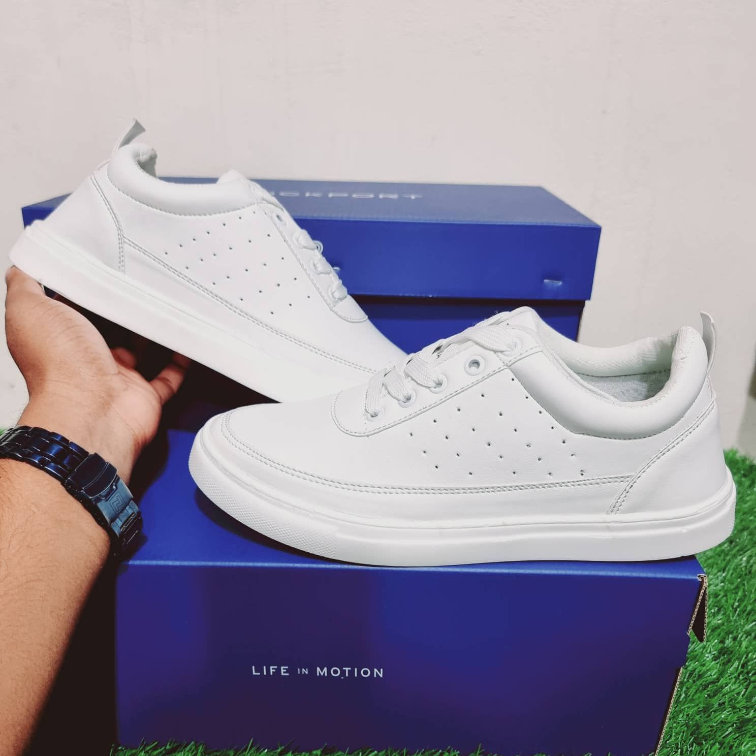 New Collection Better Choice Stylish and Fashionable Exclusive Sneakers ...