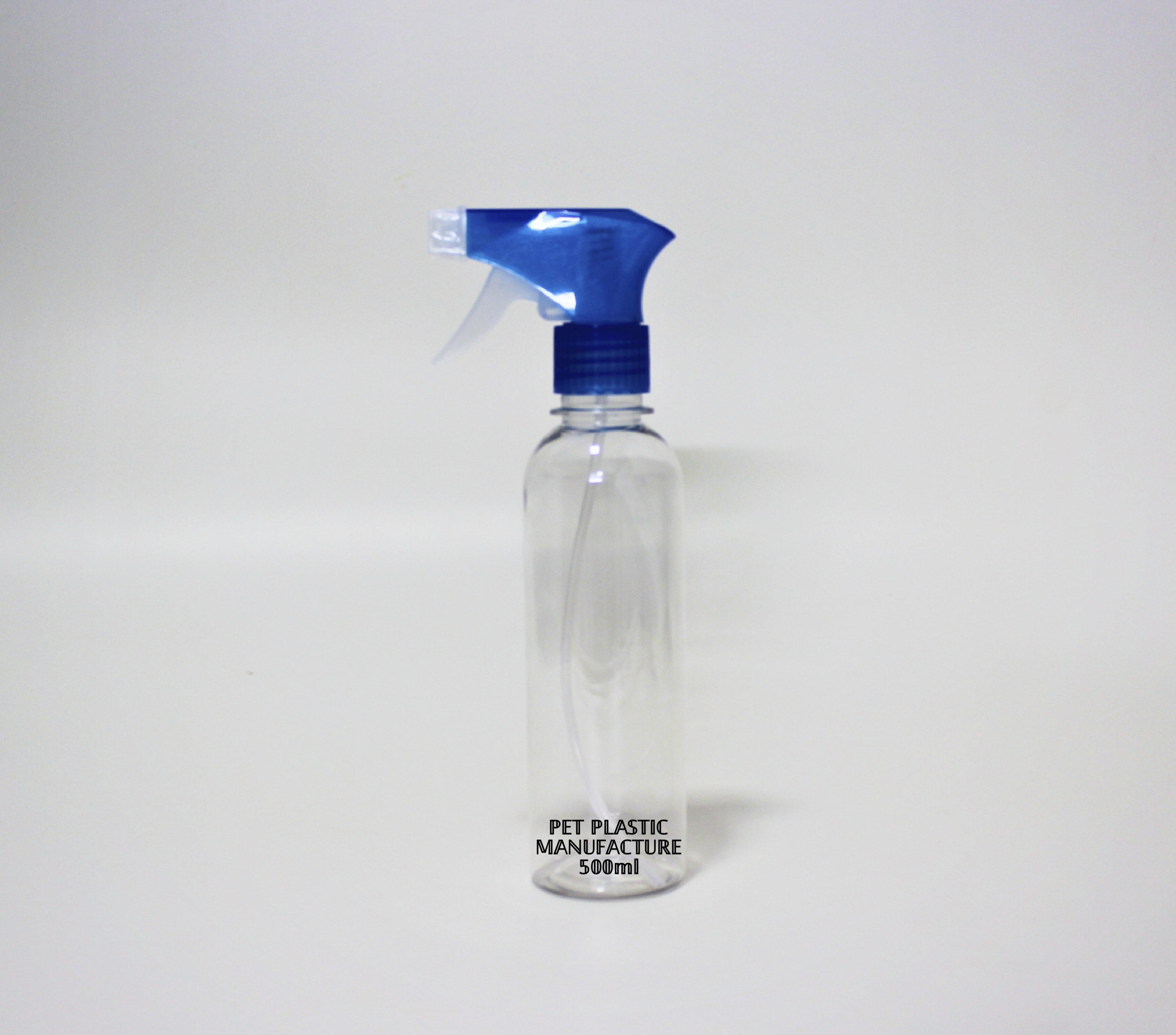 Buy 1 Get 1 Free Spray Bottle 500Ml Plastic Spray Bottle Lock System ...