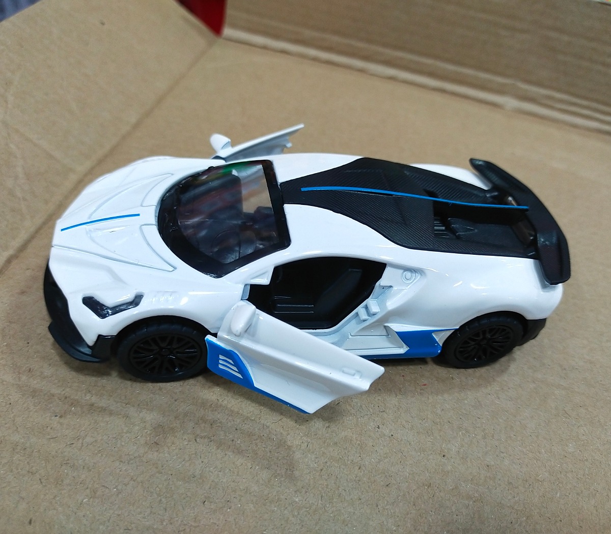 Bugatti Super Sports Car Feature: 4 Doors Open,Light on,Pull back,Sound ...