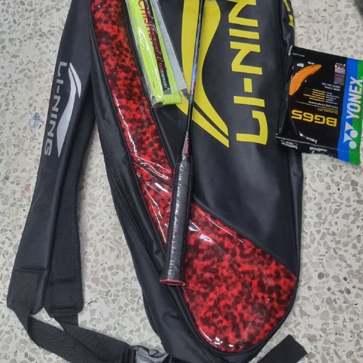 LILING BADMINTON RACKET X1, MAXI TENTION 30 LB WITH COVER, STAING ...