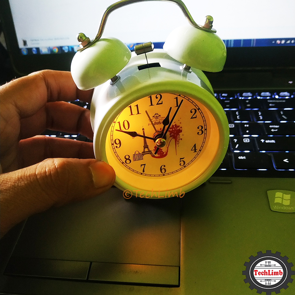 Full Metal Body Vintage Retro Silent Pointer Alarm Clock, Small ...