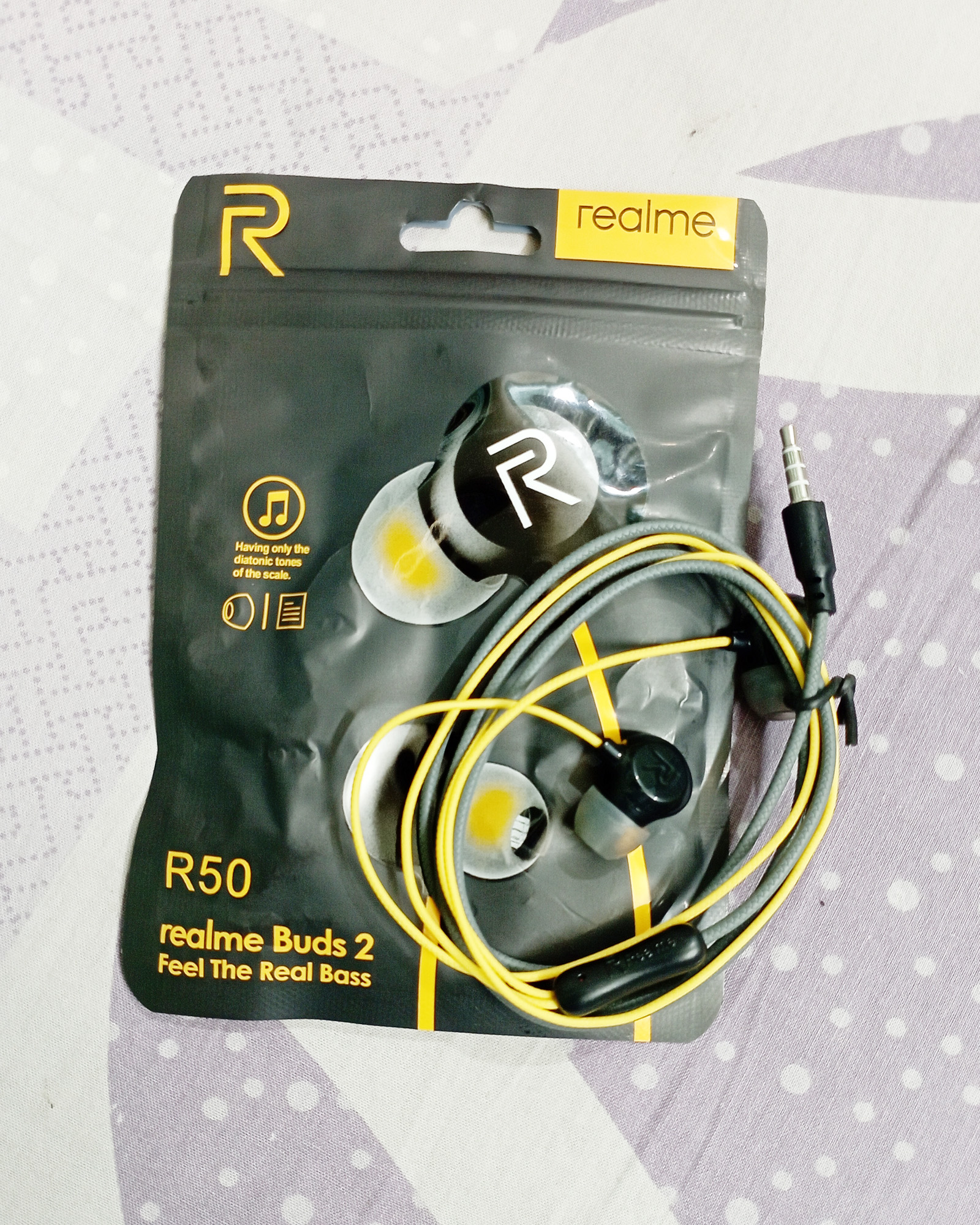 Realme R50 Buds 2 - In- Ear Headphones Feel The Real Bass High Sound ...