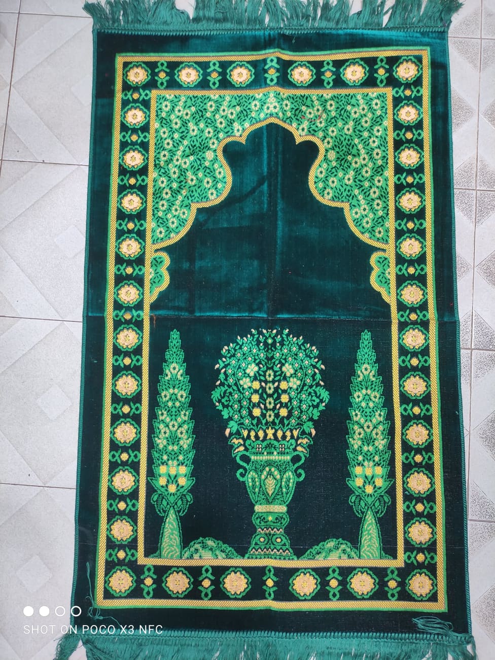 Luxurious Prayer Jaynamaz - Made in Turkey | Daraz.com.bd