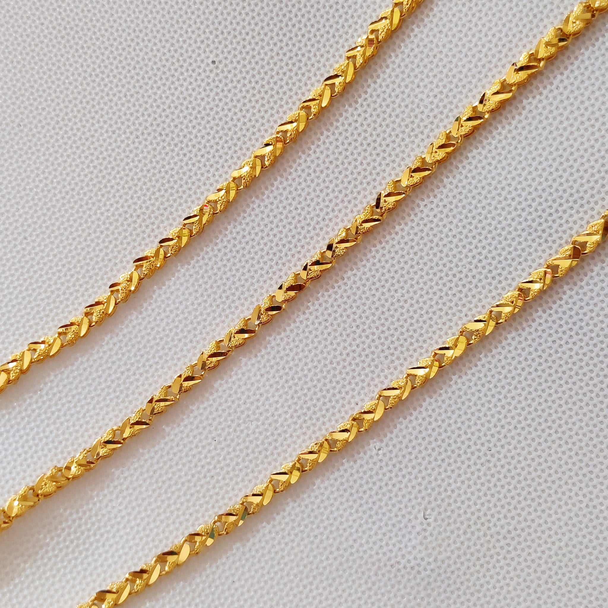Popular Four Leaf Grass Small Fish Clavicle Chain Gold Plated False ...