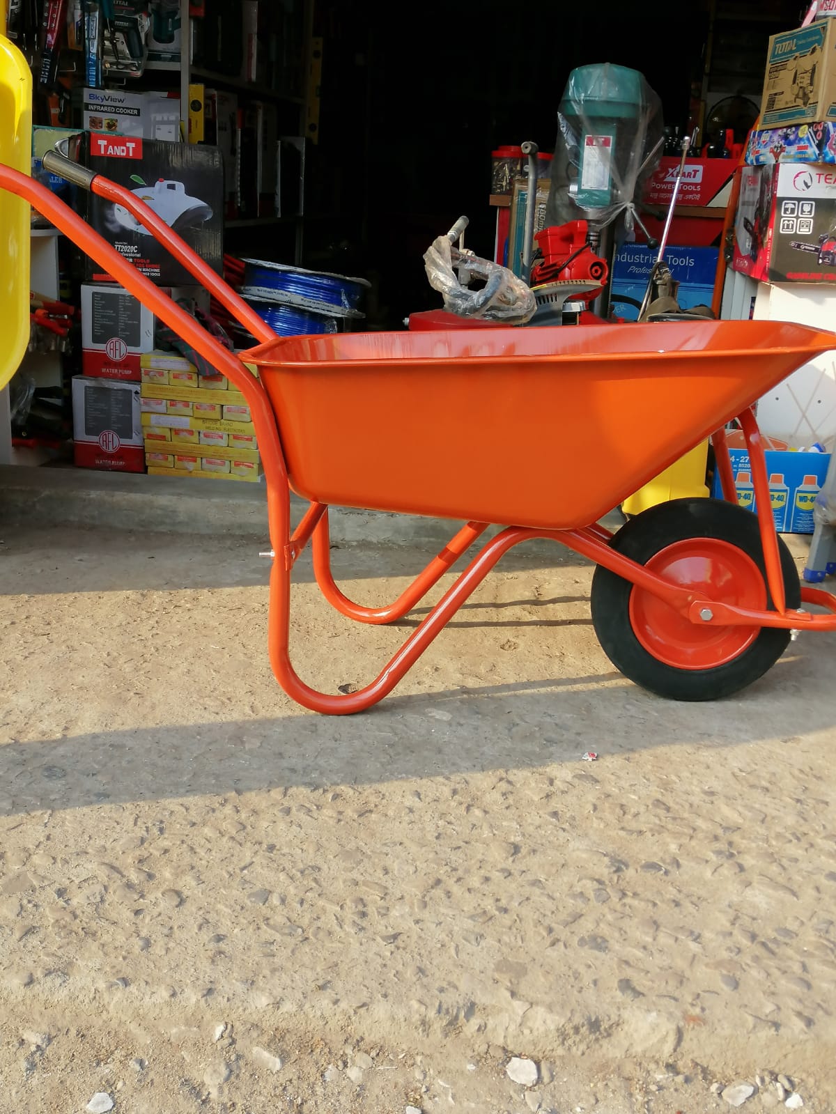 Arbana Trolley , Load Capacity: 350 KG,Wheel Barrow, Wheelbarrow ...