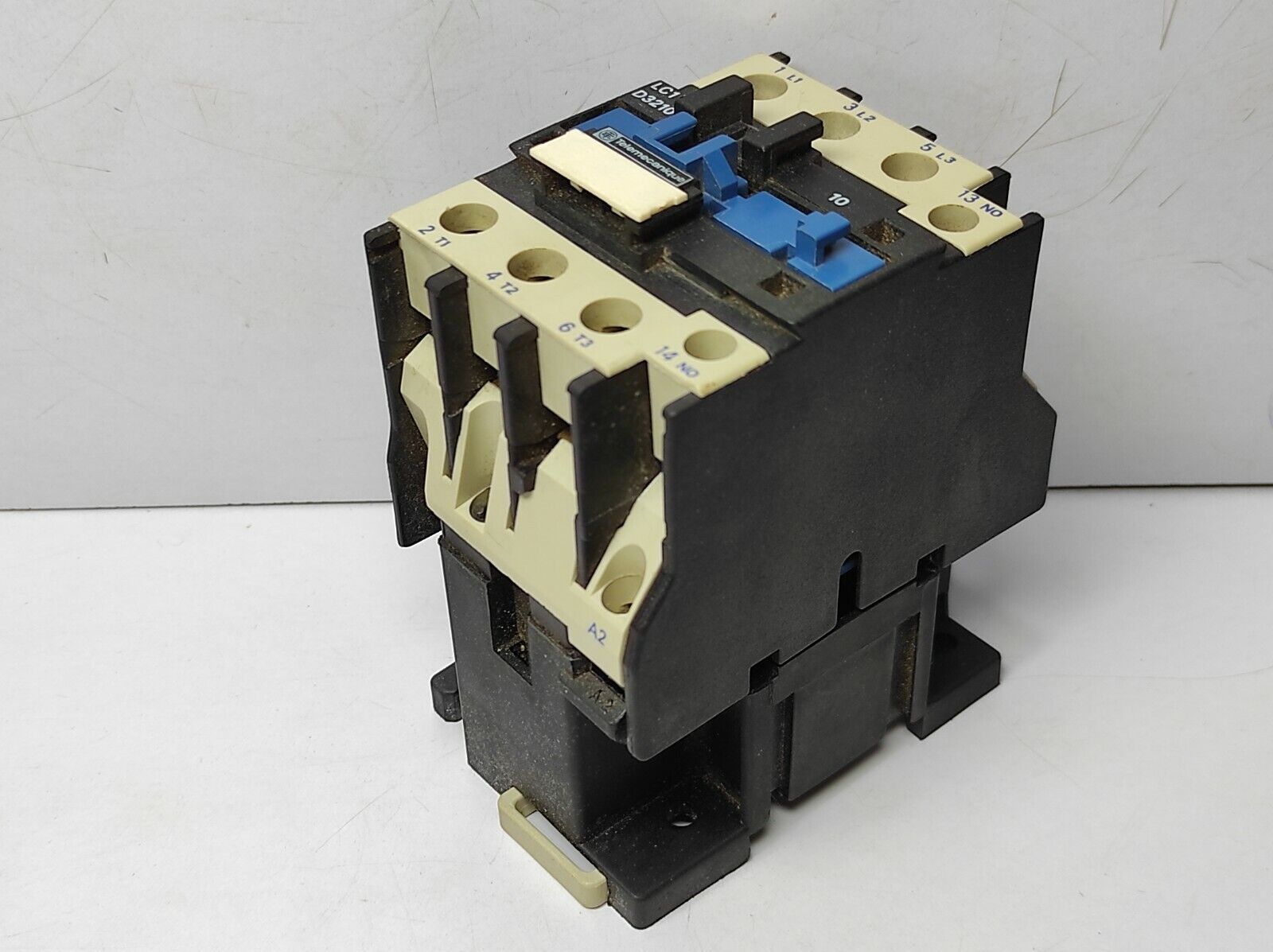 TELEMECHANIQUE CONTACTOR D3210 7.5KW 220V 50A | Daraz.com.bd