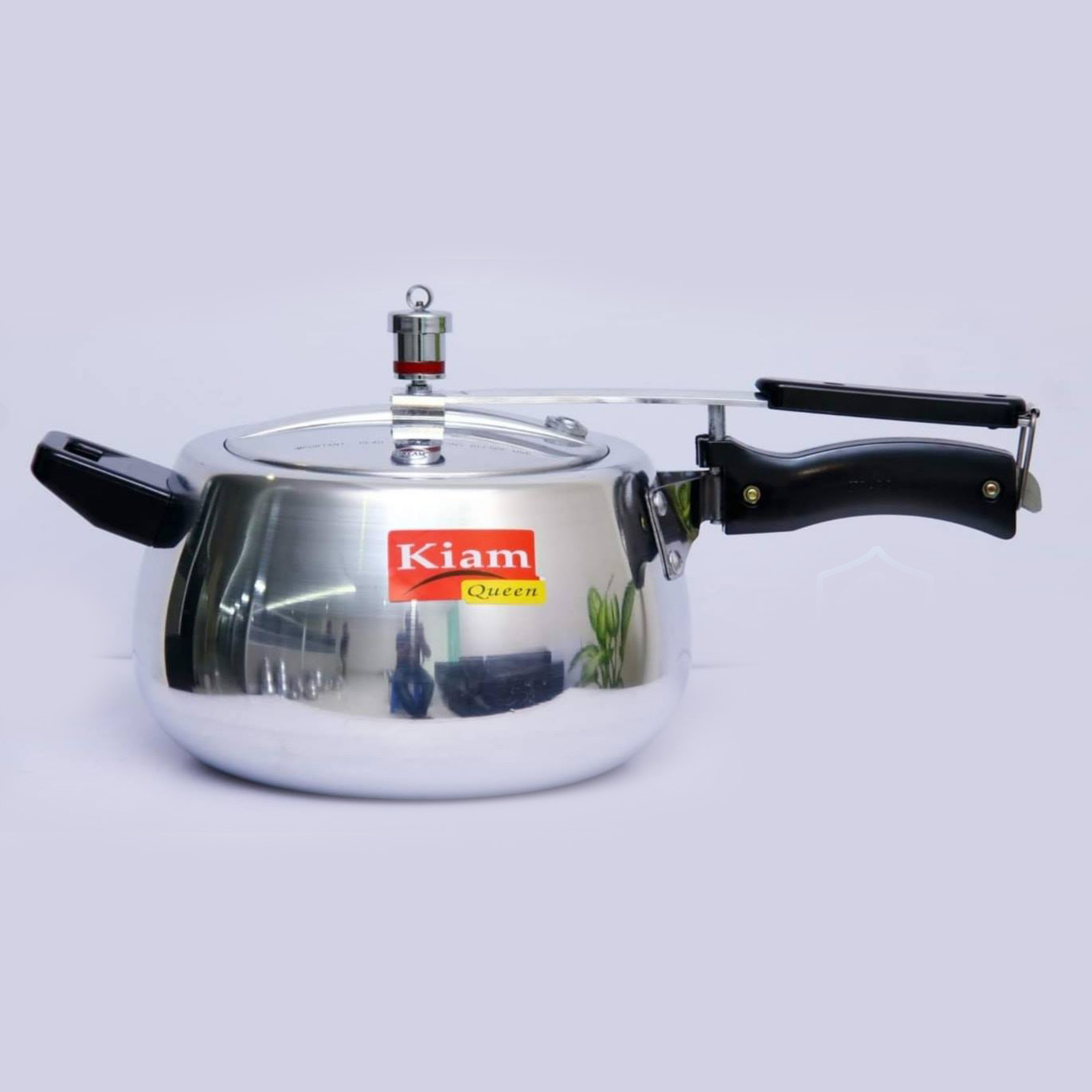Kiam Queen Pressure Cooker 5-5 Ltr Oval Shape - Enjoy Gourmet Cooking ...